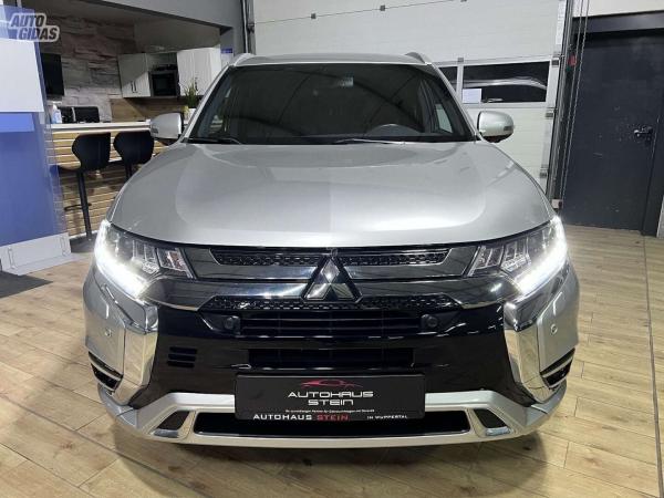 Pelēks Mitsubishi Outlander 2021 Kauņa, ar dzinēja tilpumu 2.40 L un nobraukumu 71 tūkst. km par 26830 €, foto 2 vietnē AUTOMOTO.COM.LV