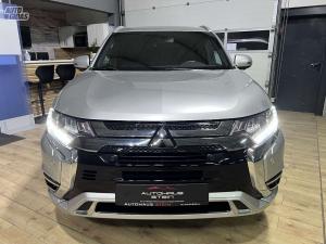 Pelēks Mitsubishi Outlander 2021 Kauņa, ar dzinēja tilpumu 2.40 L un nobraukumu 71 tūkst. km par 26830 €, foto 2 vietnē AUTOMOTO.COM.LV