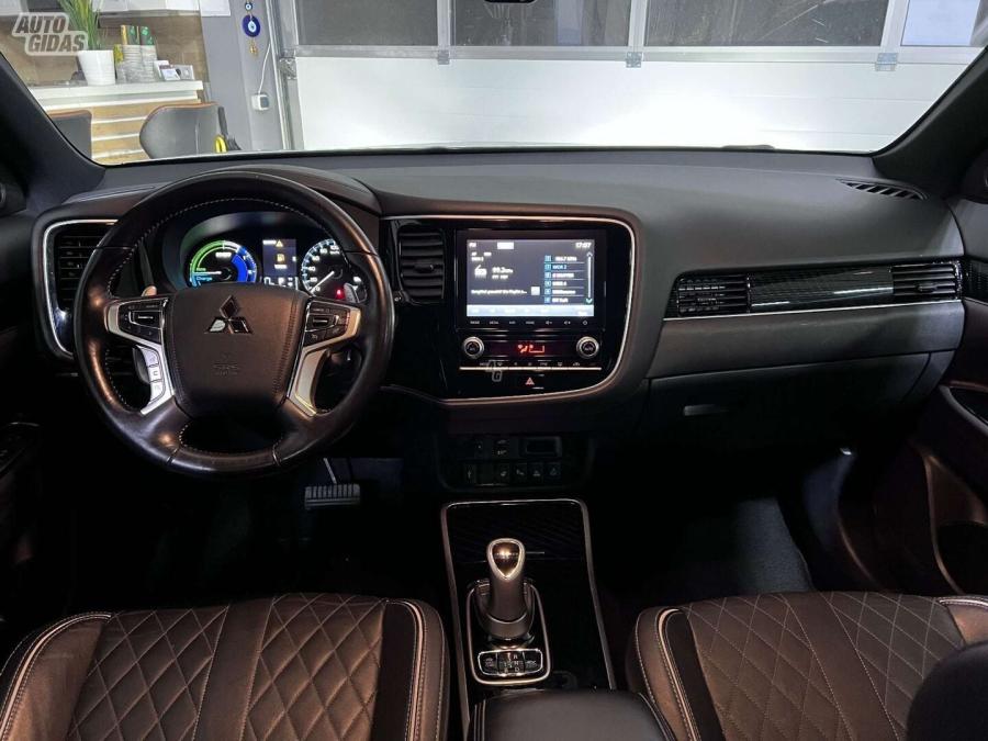 Pelēks Mitsubishi Outlander 2021 Kauņa, ar dzinēja tilpumu 2.40 L un nobraukumu 71 tūkst. km par 26830 €, foto 7 vietnē AUTOMOTO.COM.LV