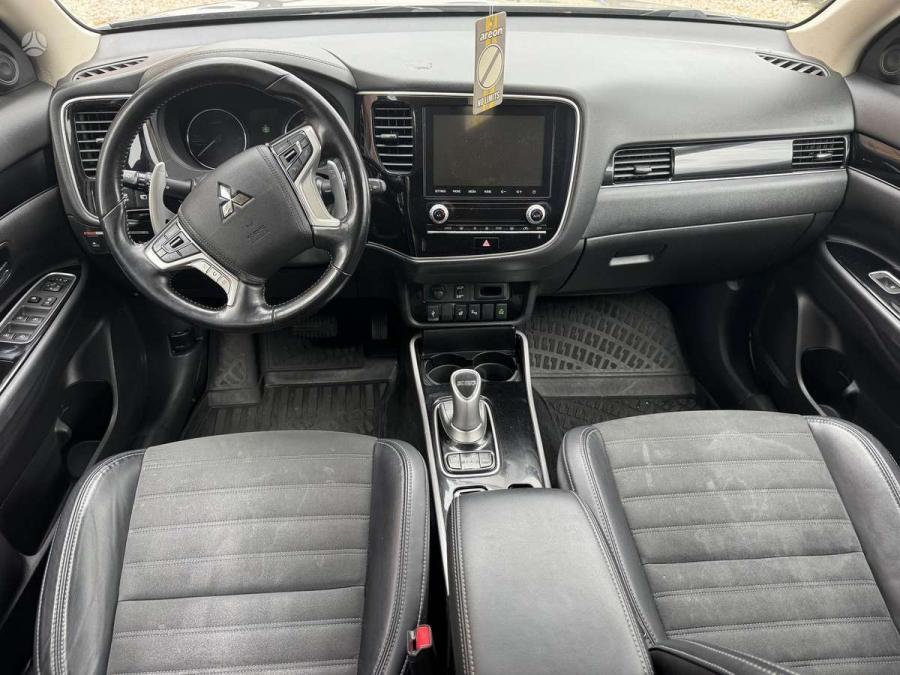 Pelēks Mitsubishi Outlander 2021 Klaipėda, ar dzinēja tilpumu 2.36 L un nobraukumu 280 tūkst. km par 10600 €, foto 6 vietnē AUTOMOTO.COM.LV