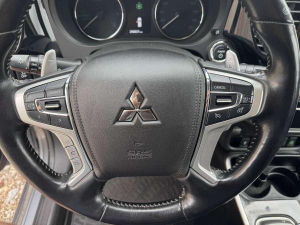 Pelēks Mitsubishi Outlander 2021 Klaipėda, ar dzinēja tilpumu 2.36 L un nobraukumu 280 tūkst. km par 10600 €, foto 9 vietnē AUTOMOTO.COM.LV