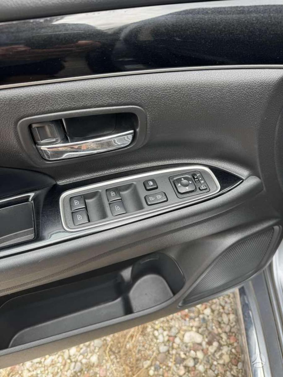 Pelēks Mitsubishi Outlander 2021 Klaipėda, ar dzinēja tilpumu 2.36 L un nobraukumu 280 tūkst. km par 10600 €, foto 14 vietnē AUTOMOTO.COM.LV