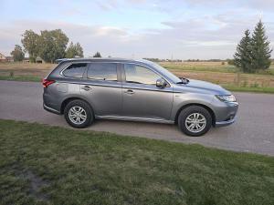 Pelēks Mitsubishi Outlander 2021 Šauļi, ar dzinēja tilpumu 2.40 L un nobraukumu 148 tūkst. km par 17300 €, foto 5 vietnē AUTOMOTO.COM.LV