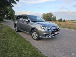 Pelēks Mitsubishi Outlander 2021 Šauļi, ar dzinēja tilpumu 2.40 L un nobraukumu 148 tūkst. km par 17300 €, foto 7 vietnē AUTOMOTO.COM.LV