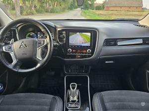 Pelēks Mitsubishi Outlander 2021 Šauļi, ar dzinēja tilpumu 2.40 L un nobraukumu 148 tūkst. km par 17300 €, foto 11 vietnē AUTOMOTO.COM.LV
