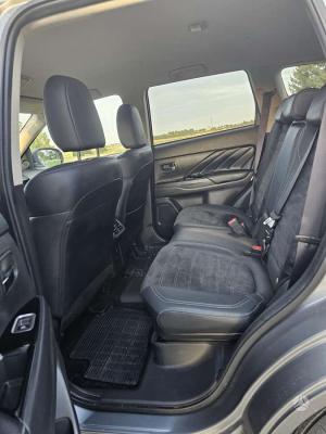 Pelēks Mitsubishi Outlander 2021 Šauļi, ar dzinēja tilpumu 2.40 L un nobraukumu 148 tūkst. km par 17300 €, foto 14 vietnē AUTOMOTO.COM.LV