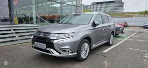 Grey Mitsubishi Outlander 2021 in Vilnius, with an engine capacity of 2.36 L and mileage of 123 thousand km for 19980 €, photo 3 on AUTOMOTO.COM.LV