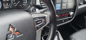 Grey Mitsubishi Outlander 2021 in Vilnius, with an engine capacity of 2.36 L and mileage of 123 thousand km for 19980 €, photo 16 on AUTOMOTO.COM.LV