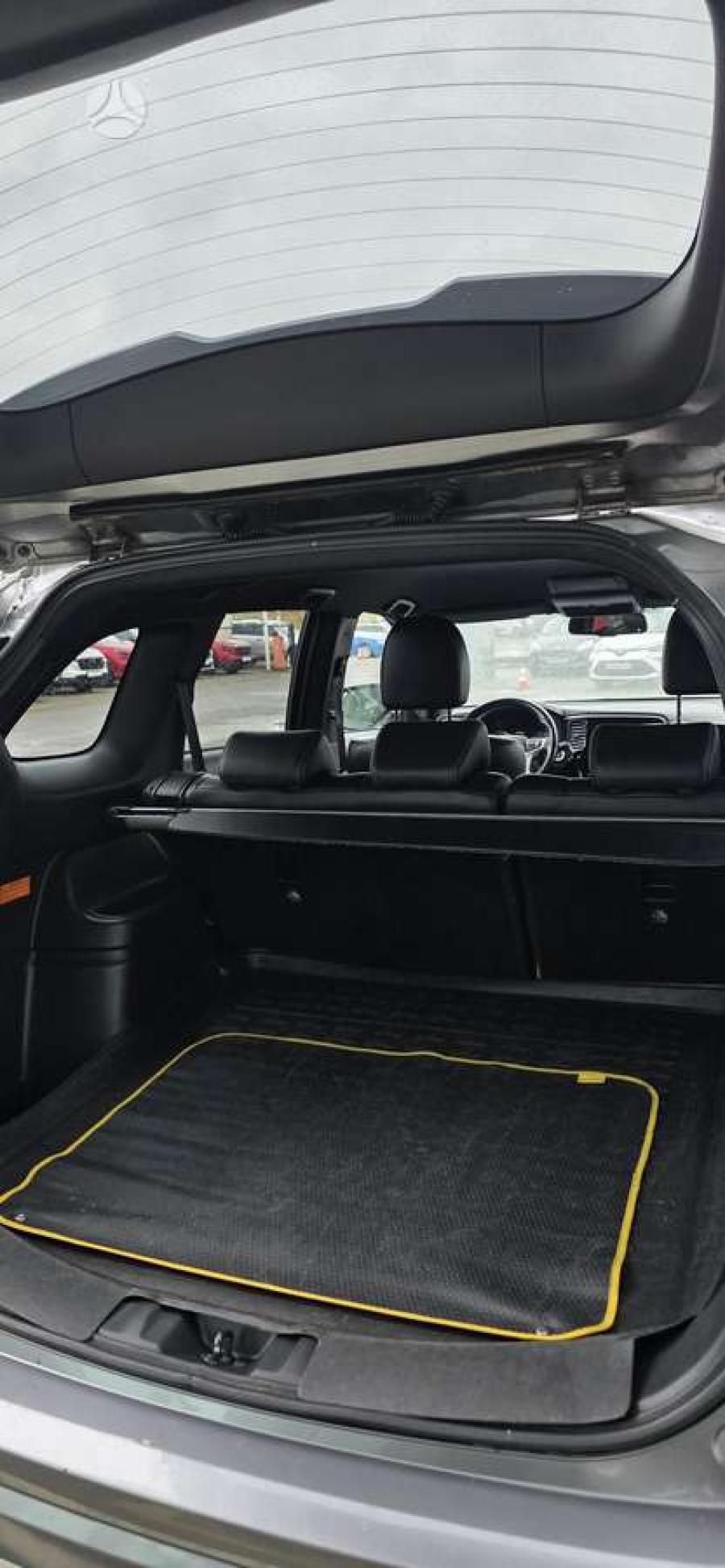 Grey Mitsubishi Outlander 2021 in Vilnius, with an engine capacity of 2.36 L and mileage of 123 thousand km for 19980 €, photo 27 on AUTOMOTO.COM.LV