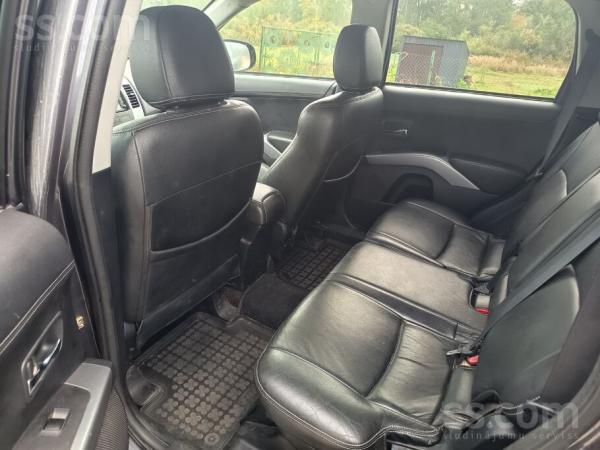Grey Mitsubishi Outlander 2010 in Ludza, with an engine capacity of 2.20 L and mileage of 394 thousand km for 3500 €, photo 9 on AUTOMOTO.COM.LV