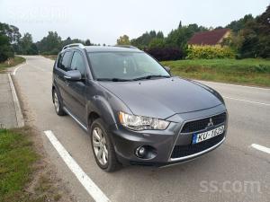 Pelēks Mitsubishi Outlander 2010 Ludza, ar dzinēja tilpumu 2.20 L un nobraukumu 394 tūkst. km par 3500 €, foto  vietnē AUTOMOTO.COM.LV