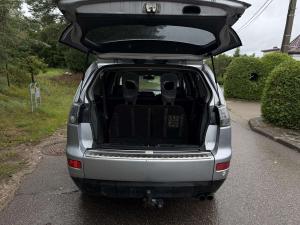 Grey Mitsubishi Outlander 2008 in Vilnius, with an engine capacity of 1.97 L and mileage of 250 thousand km for 2350 €, photo 6 on AUTOMOTO.COM.LV