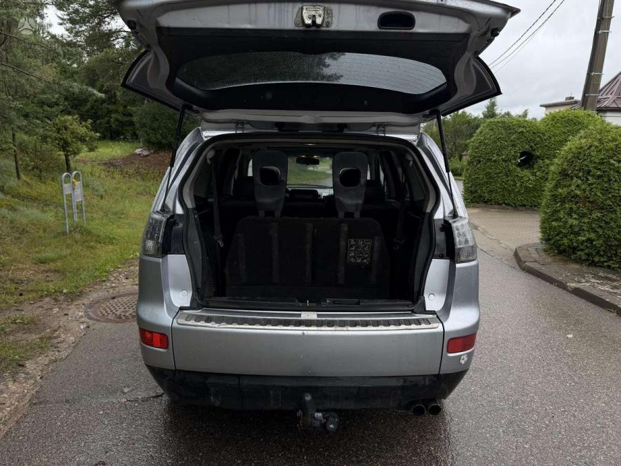Grey Mitsubishi Outlander 2008 in Vilnius, with an engine capacity of 1.97 L and mileage of 250 thousand km for 2350 €, photo 6 on AUTOMOTO.COM.LV