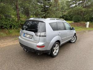 Grey Mitsubishi Outlander 2008 in Vilnius, with an engine capacity of 1.97 L and mileage of 250 thousand km for 2350 €, photo 8 on AUTOMOTO.COM.LV