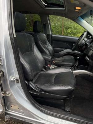 Grey Mitsubishi Outlander 2008 in Vilnius, with an engine capacity of 1.97 L and mileage of 250 thousand km for 2350 €, photo 18 on AUTOMOTO.COM.LV