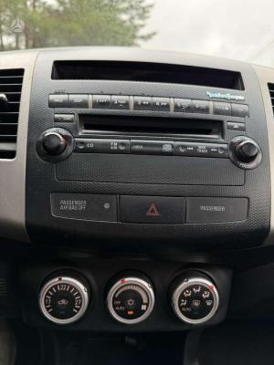 Grey Mitsubishi Outlander 2008 in Vilnius, with an engine capacity of 1.97 L and mileage of 250 thousand km for 2350 €, photo 24 on AUTOMOTO.COM.LV