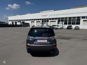 Grey Mitsubishi Outlander 2012 in Marijampole, with an engine capacity of 2.18 L and mileage of 319 thousand km for 4599 €, photo 5 on AUTOMOTO.COM.LV