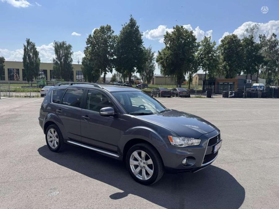 Grey Mitsubishi Outlander 2012 in Marijampole, with an engine capacity of 2.18 L and mileage of 319 thousand km for 4599 €, photo 7 on AUTOMOTO.COM.LV