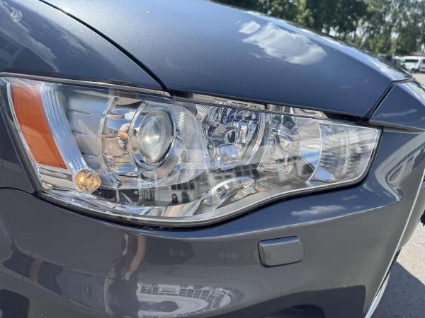 Pelēks Mitsubishi Outlander 2012 Marijampole, ar dzinēja tilpumu 2.18 L un nobraukumu 319 tūkst. km par 4599 €, foto 7 vietnē AUTOMOTO.COM.LV