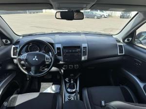 Grey Mitsubishi Outlander 2012 in Marijampole, with an engine capacity of 2.18 L and mileage of 319 thousand km for 4599 €, photo 16 on AUTOMOTO.COM.LV