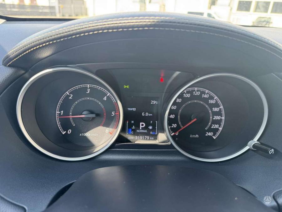 Grey Mitsubishi Outlander 2012 in Marijampole, with an engine capacity of 2.18 L and mileage of 319 thousand km for 4599 €, photo 21 on AUTOMOTO.COM.LV