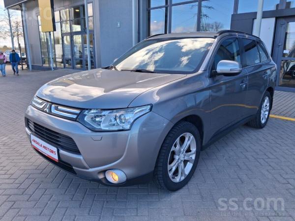 Grey Mitsubishi Outlander 2014 in Liepaja, with an engine capacity of 2.00 L and mileage of 173 thousand km for 9400 €, photo 3 on AUTOMOTO.COM.LV