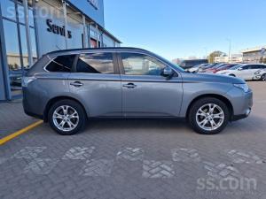 Pelēks Mitsubishi Outlander 2014 Liepāja, ar dzinēja tilpumu 2.00 L un nobraukumu 173 tūkst. km par 9400 €, foto 5 vietnē AUTOMOTO.COM.LV