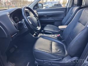 Pelēks Mitsubishi Outlander 2014 Liepāja, ar dzinēja tilpumu 2.00 L un nobraukumu 173 tūkst. km par 9400 €, foto 9 vietnē AUTOMOTO.COM.LV