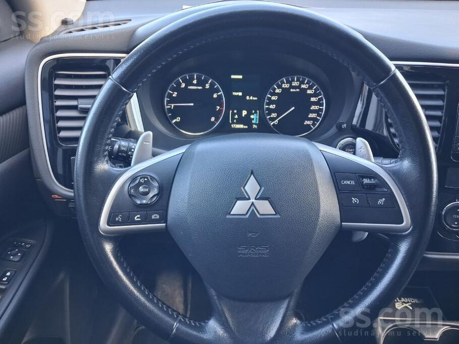 Pelēks Mitsubishi Outlander 2014 Liepāja, ar dzinēja tilpumu 2.00 L un nobraukumu 173 tūkst. km par 9400 €, foto 12 vietnē AUTOMOTO.COM.LV