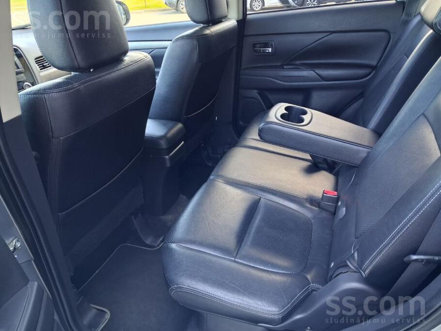 Pelēks Mitsubishi Outlander 2014 Liepāja, ar dzinēja tilpumu 2.00 L un nobraukumu 173 tūkst. km par 9400 €, foto 15 vietnē AUTOMOTO.COM.LV