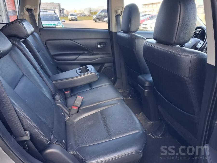 Pelēks Mitsubishi Outlander 2014 Liepāja, ar dzinēja tilpumu 2.00 L un nobraukumu 173 tūkst. km par 9400 €, foto 18 vietnē AUTOMOTO.COM.LV