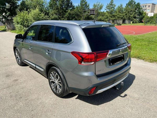 Pelēks Mitsubishi Outlander 2015 Radviliškis, ar dzinēja tilpumu 2.20 L un nobraukumu 265 tūkst. km par 8900 €, foto 3 vietnē AUTOMOTO.COM.LV