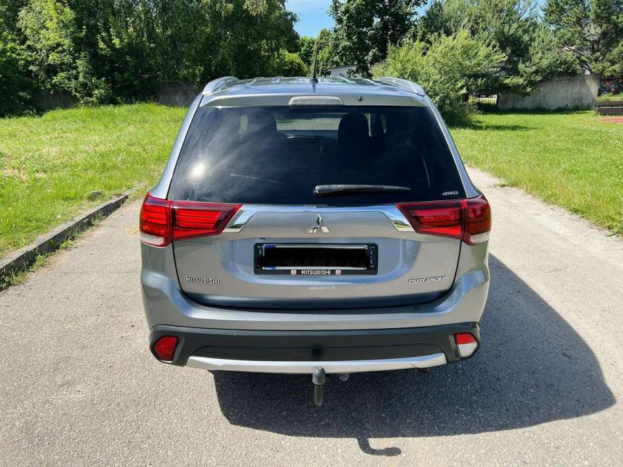 Pelēks Mitsubishi Outlander 2015 Radviliškis, ar dzinēja tilpumu 2.20 L un nobraukumu 265 tūkst. km par 8900 €, foto 5 vietnē AUTOMOTO.COM.LV