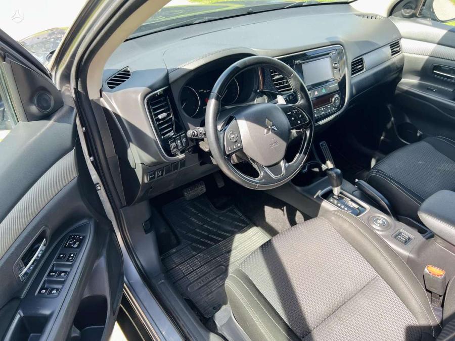 Pelēks Mitsubishi Outlander 2015 Radviliškis, ar dzinēja tilpumu 2.20 L un nobraukumu 265 tūkst. km par 8900 €, foto 12 vietnē AUTOMOTO.COM.LV
