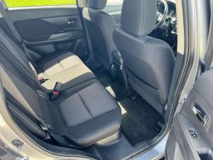Pelēks Mitsubishi Outlander 2015 Radviliškis, ar dzinēja tilpumu 2.20 L un nobraukumu 265 tūkst. km par 8900 €, foto 16 vietnē AUTOMOTO.COM.LV