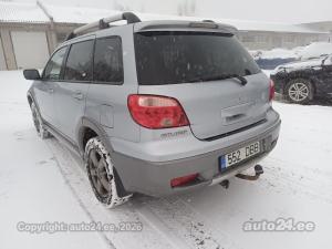 Grey Mitsubishi Outlander 2005 in Tallinn, with an engine capacity of 2.40 L and mileage of 148 thousand km for 4000 €, photo 3 on AUTOMOTO.COM.LV