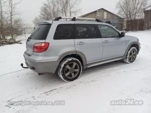 Grey Mitsubishi Outlander 2005 in Tallinn, with an engine capacity of 2.40 L and mileage of 148 thousand km for 4000 €, photo 5 on AUTOMOTO.COM.LV