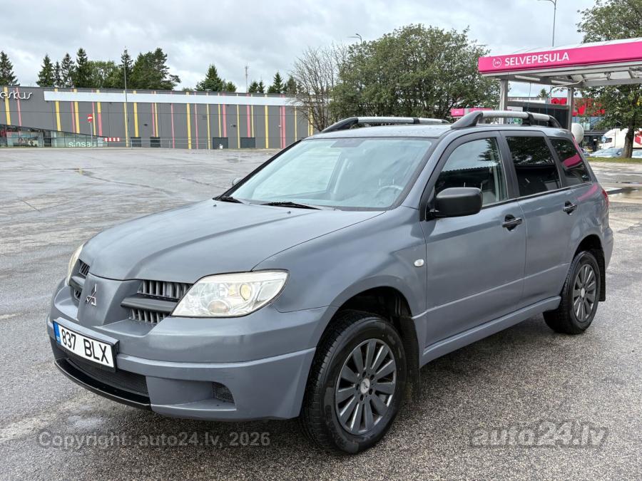 Pelēks Mitsubishi Outlander 2005 Rapla, ar dzinēja tilpumu 2.00 L un nobraukumu 240 tūkst. km par 1300 €, foto 1 vietnē AUTOMOTO.COM.LV