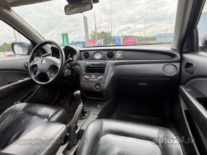 Pelēks Mitsubishi Outlander 2005 Rapla, ar dzinēja tilpumu 2.00 L un nobraukumu 240 tūkst. km par 1300 €, foto 14 vietnē AUTOMOTO.COM.LV