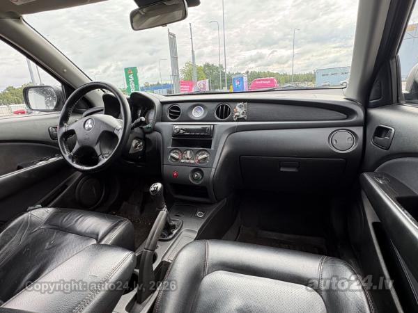 Mitsubishi Outlander 2005 in Rapla on AUTOMOTO.COM.LV Grey Mitsubishi Outlander 2005 in Rapla, with an engine capacity of 2.00 L and mileage of 240 thousand km for 999 €, photo 10 on AUTOMOTO.COM.LV