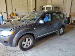 Grey Mitsubishi Outlander 2007 in Tallinn, with an engine capacity of 2.00 L and mileage of 414 thousand km for 3500 €, photo 4 on AUTOMOTO.COM.LV