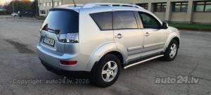 Pelēks Mitsubishi Outlander 2008 Tallina, ar dzinēja tilpumu 2.40 L un nobraukumu 0 tūkst. km par 2600 €, foto 6 vietnē AUTOMOTO.COM.LV