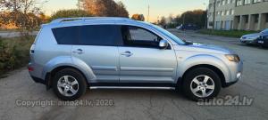 Pelēks Mitsubishi Outlander 2008 Tallina, ar dzinēja tilpumu 2.40 L un nobraukumu 0 tūkst. km par 2600 €, foto 7 vietnē AUTOMOTO.COM.LV