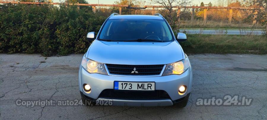 Pelēks Mitsubishi Outlander 2008 Tallina, ar dzinēja tilpumu 2.40 L un nobraukumu 0 tūkst. km par 2600 €, foto 9 vietnē AUTOMOTO.COM.LV