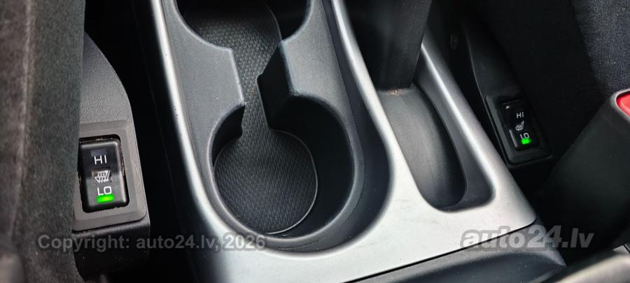 Pelēks Mitsubishi Outlander 2008 Tallina, ar dzinēja tilpumu 2.40 L un nobraukumu 0 tūkst. km par 2600 €, foto 25 vietnē AUTOMOTO.COM.LV