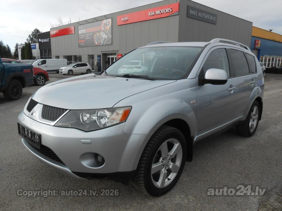 Pelēks Mitsubishi Outlander 2010 Viljandi, ar dzinēja tilpumu 2.00 L un nobraukumu 199 tūkst. km par 6990 €, foto 1 vietnē AUTOMOTO.COM.LV