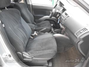 Pelēks Mitsubishi Outlander 2010 Viljandi, ar dzinēja tilpumu 2.00 L un nobraukumu 199 tūkst. km par 6990 €, foto 10 vietnē AUTOMOTO.COM.LV