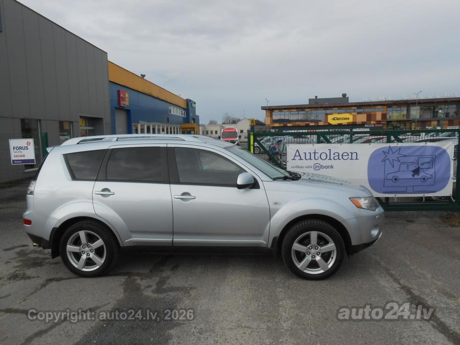 Pelēks Mitsubishi Outlander 2010 Viljandi, ar dzinēja tilpumu 2.00 L un nobraukumu 199 tūkst. km par 6990 €, foto 18 vietnē AUTOMOTO.COM.LV