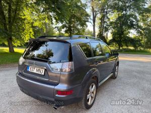 Pelēks Mitsubishi Outlander 2010 Tallina, ar dzinēja tilpumu 2.40 L un nobraukumu 200 tūkst. km par 4700 €, foto 6 vietnē AUTOMOTO.COM.LV