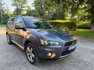 Pelēks Mitsubishi Outlander 2010 Tallina, ar dzinēja tilpumu 2.40 L un nobraukumu 200 tūkst. km par 4700 €, foto 8 vietnē AUTOMOTO.COM.LV
